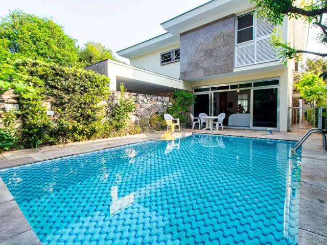 Casa / Sobrado para Venda em São Paulo/SP Alto de Pinheiros 4 Quartos