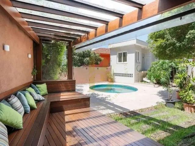Casa / Sobrado para Venda em São Paulo/SP Alto de Pinheiros 4 Quartos