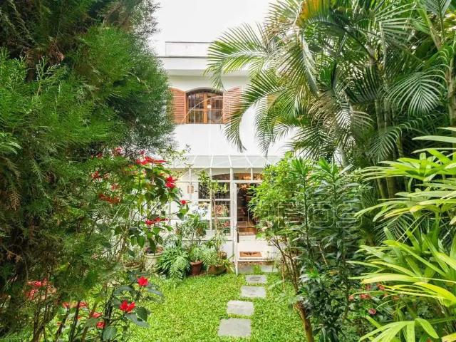 Casa / Sobrado para Venda em São Paulo/SP Alto de Pinheiros 4 Quartos
