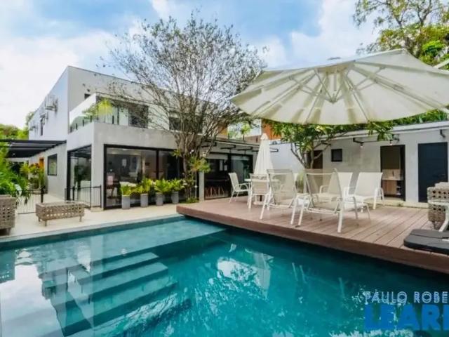 Casa / Sobrado para Venda em São Paulo/SP Alto de Pinheiros 4 Quartos