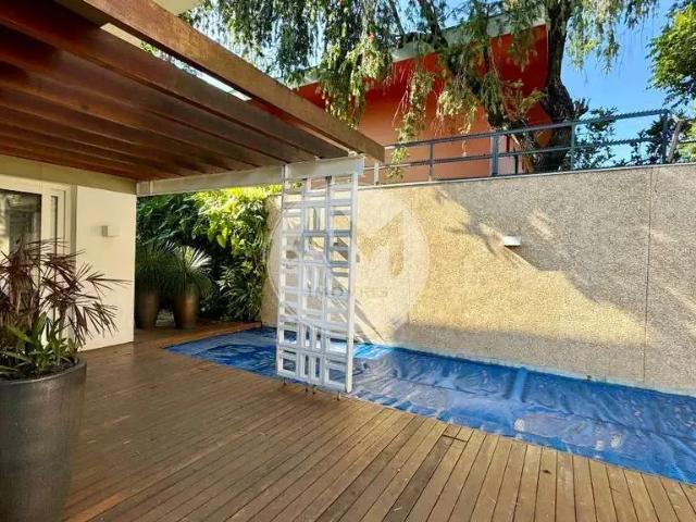 Casa / Sobrado para Venda em São Paulo/SP Alto de Pinheiros 4 Quartos