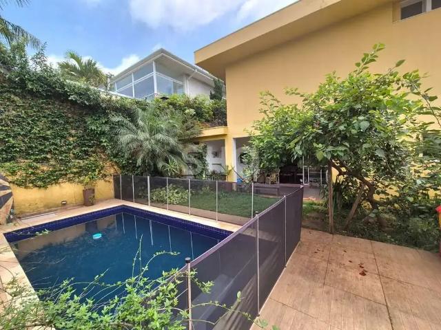 Casa / Sobrado para Venda em São Paulo/SP Alto de Pinheiros 4 Quartos