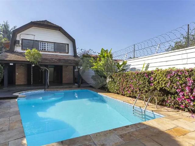 Casa / Sobrado para Venda em São Paulo/SP Alto de Pinheiros 5 Quartos
