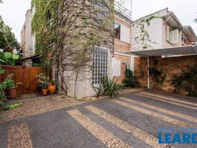 Casa / Sobrado para Venda em São Paulo/SP Alto de Pinheiros 5 Quartos