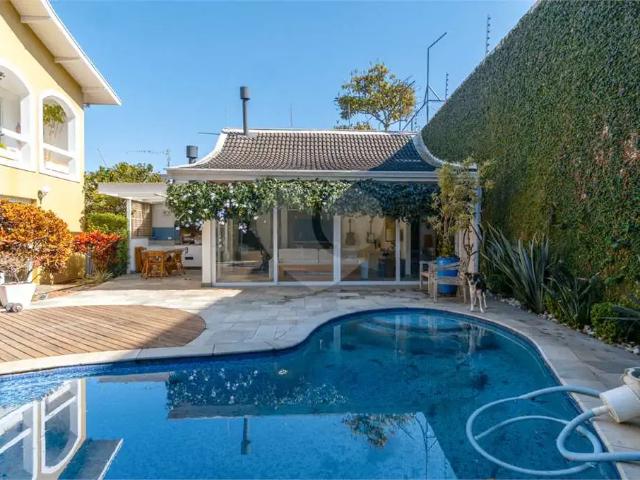 Casa / Sobrado para Venda em São Paulo/SP Alto de Pinheiros 3 Quartos