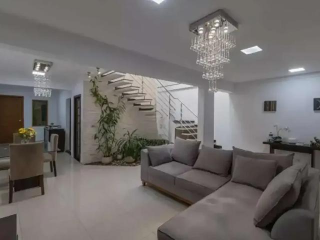 Casa / Sobrado para Venda em São Paulo/SP Artur Alvim 5 Quartos