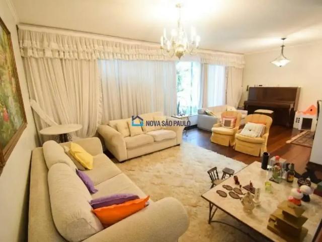 Casa / Sobrado para Venda em São Paulo/SP Bosque da Saúde 4 Quartos