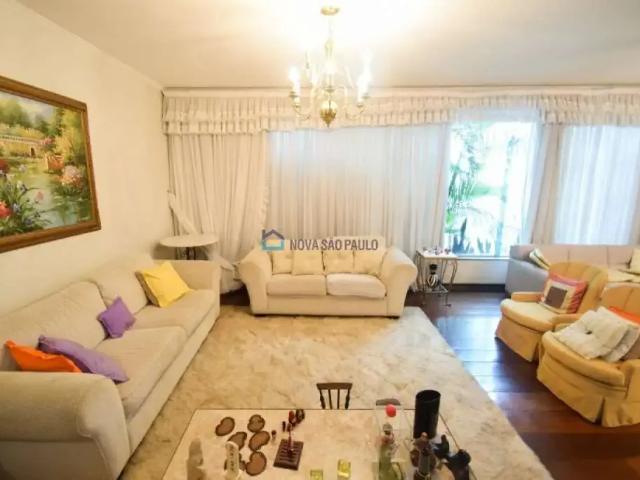 Casa / Sobrado para Venda em São Paulo/SP Bosque da Saúde 4 Quartos