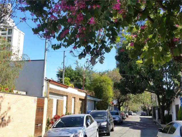 Casa / Sobrado para Venda em São Paulo/SP Brooklin 4 Quartos