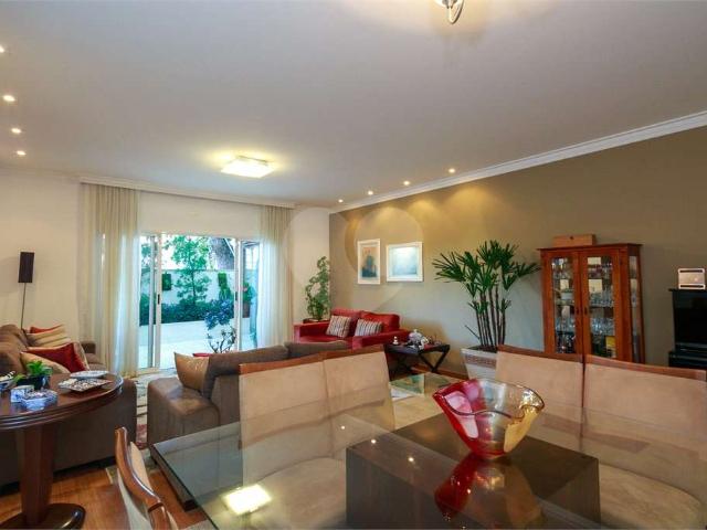 Casa / Sobrado para Venda em São Paulo/SP Brooklin 4 Quartos
