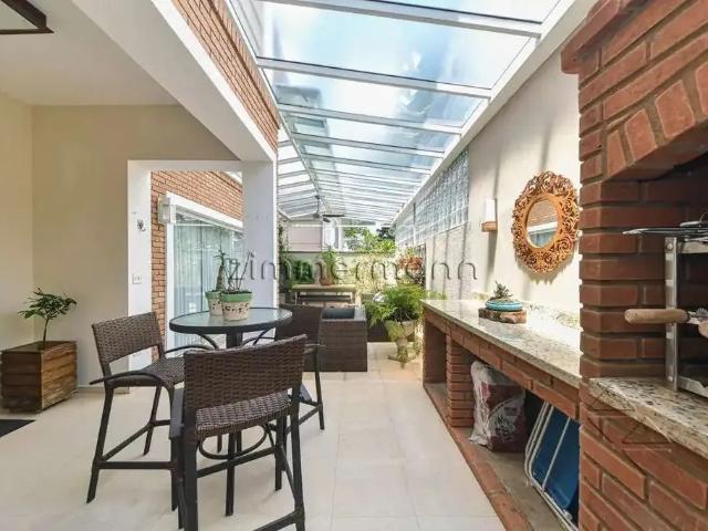 Casa / Sobrado para Venda em São Paulo/SP Brooklin 4 Quartos