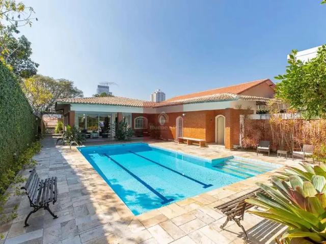Casa / Sobrado para Venda em São Paulo/SP Brooklin 5 Quartos