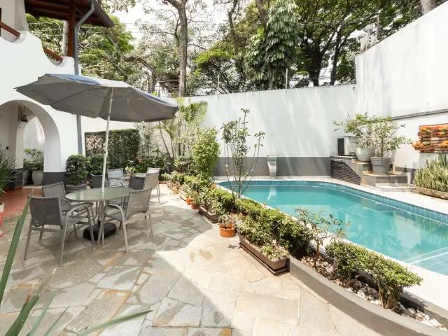 Casa / Sobrado para Venda em São Paulo/SP Brooklin 5 Quartos