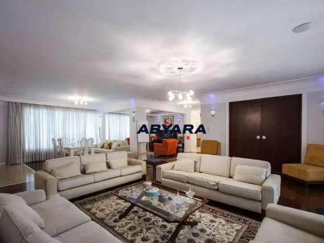 Casa / Sobrado para Venda em São Paulo/SP Brooklin 6 Quartos