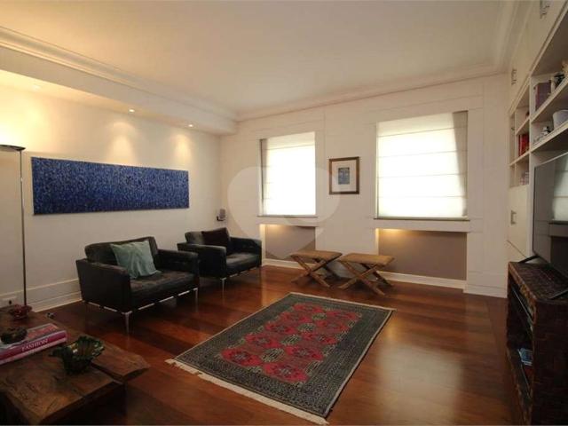 Casa / Sobrado para Venda em São Paulo/SP Brooklin 6 Quartos