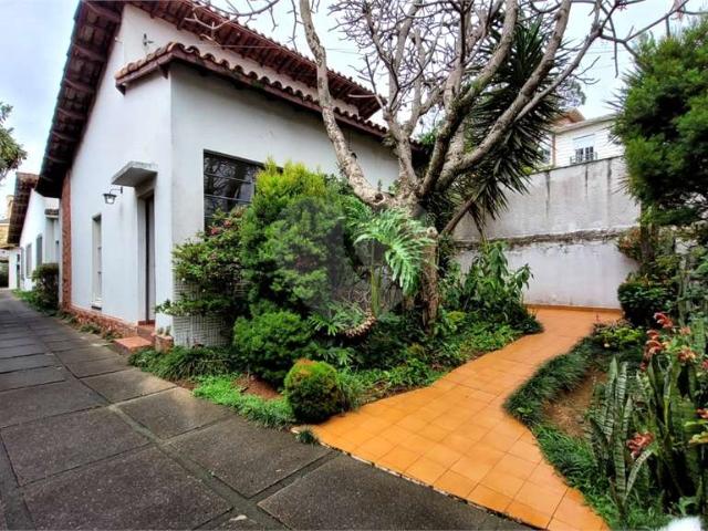 Casa / Sobrado para Venda em São Paulo/SP Brooklin 3 Quartos