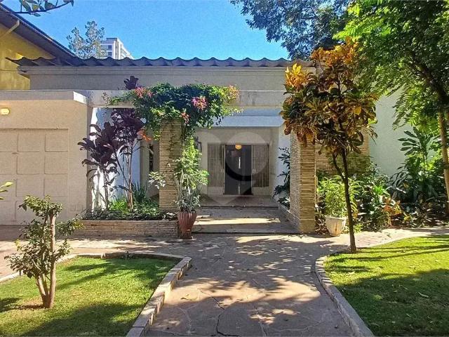 Casa / Sobrado para Venda em São Paulo/SP Campo Belo 3 Quartos