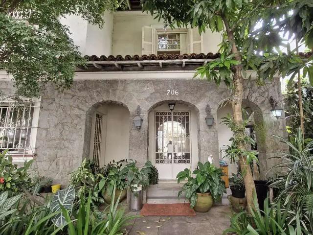 Casa / Sobrado para Venda em São Paulo/SP Cambuci 6 Quartos