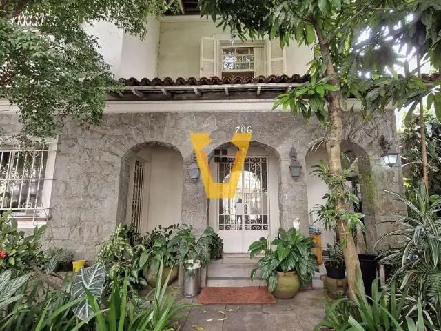 Casa / Sobrado para Venda em São Paulo/SP Cambuci 6 Quartos