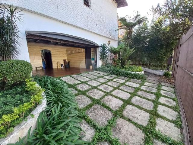 Casa / Sobrado para Venda em São Paulo/SP Campo Limpo 5 Quartos