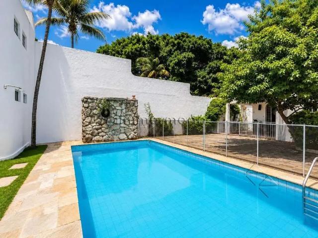 Casa / Sobrado para Venda em São Paulo/SP Caxingui 4 Quartos