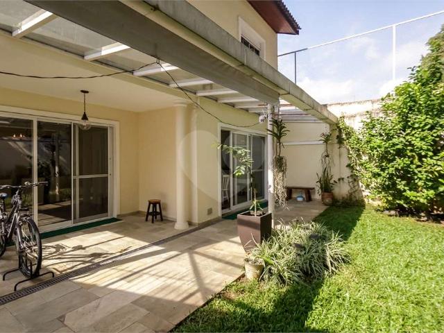 Casa / Sobrado para Venda em São Paulo/SP Chácara Monte Alegre 4 Quartos