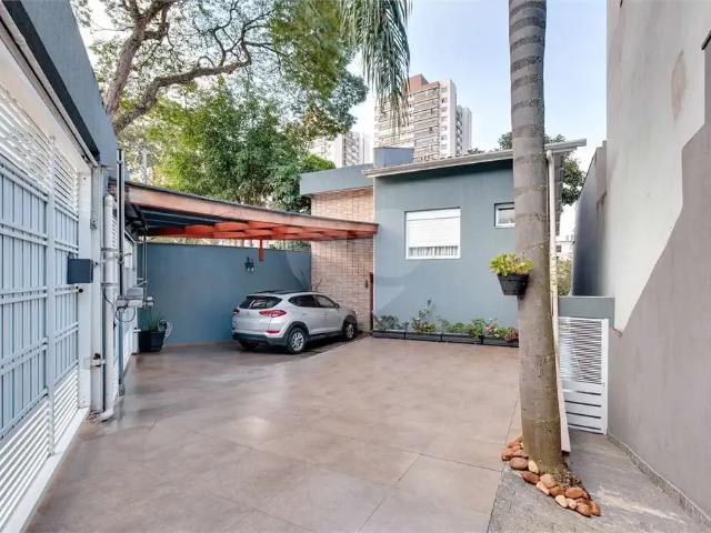 Casa / Sobrado para Venda em São Paulo/SP Chácara Flora 4 Quartos