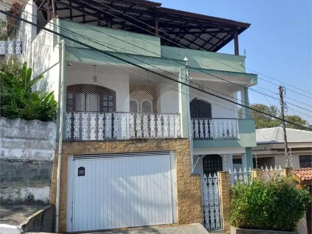 Casa / Sobrado para Venda em São Paulo/SP Horto 3 Quartos
