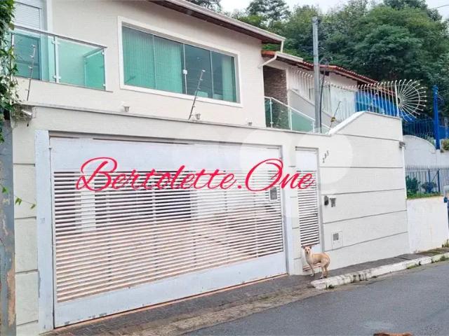 Casa / Sobrado para Venda em São Paulo/SP Horto Florestal 4 Quartos