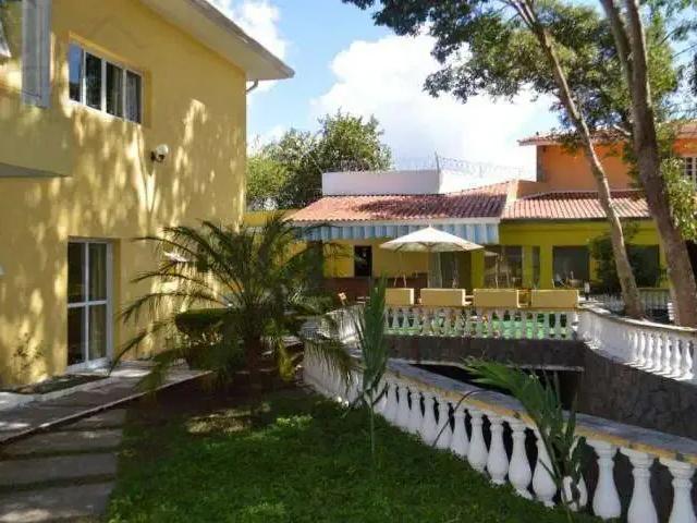 Casa / Sobrado para Venda em São Paulo/SP Interlagos 10 Quartos