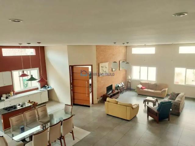 Casa / Sobrado para Venda em São Paulo/SP Interlagos 5 Quartos