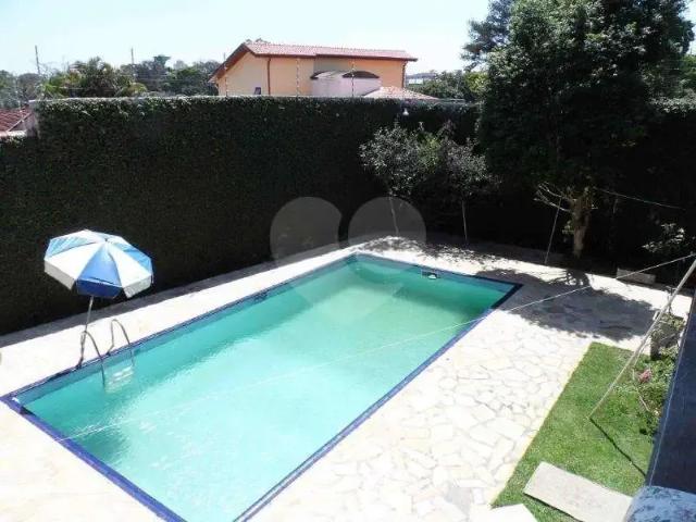 Casa / Sobrado para Venda em São Paulo/SP Interlagos 5 Quartos