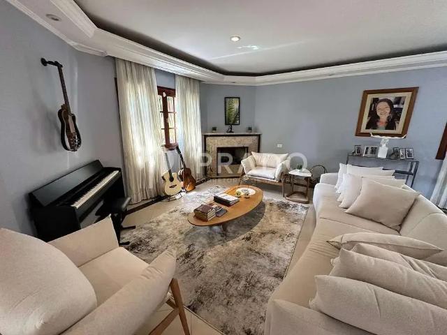 Casa / Sobrado para Venda em São Paulo/SP Interlagos 5 Quartos