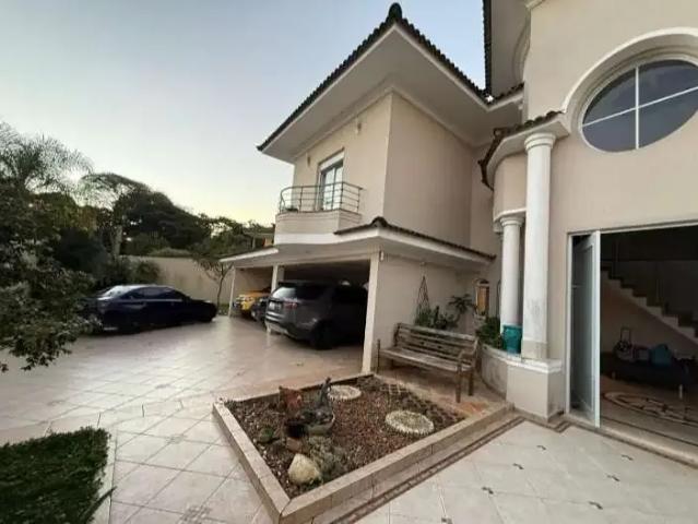 Casa / Sobrado para Venda em São Paulo/SP Interlagos 5 Quartos