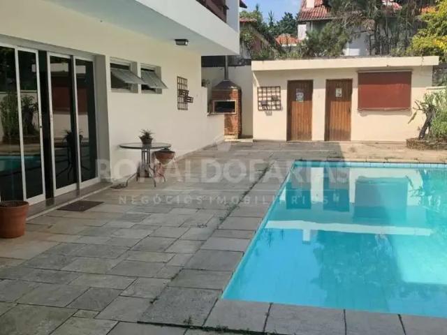 Casa / Sobrado para Venda em São Paulo/SP Interlagos 6 Quartos