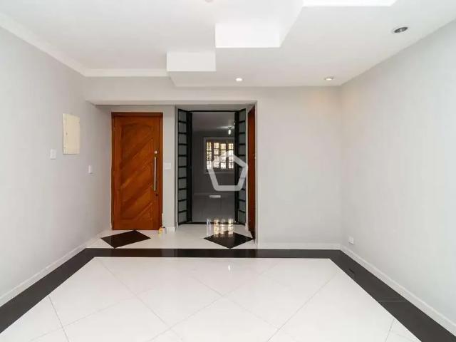 Casa / Sobrado para Venda em São Paulo/SP Ipiranga 6 Quartos