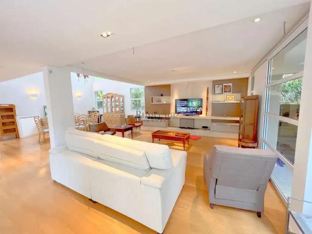 Casa / Sobrado para Venda em São Paulo/SP Jardim Cordeiro 4 Quartos