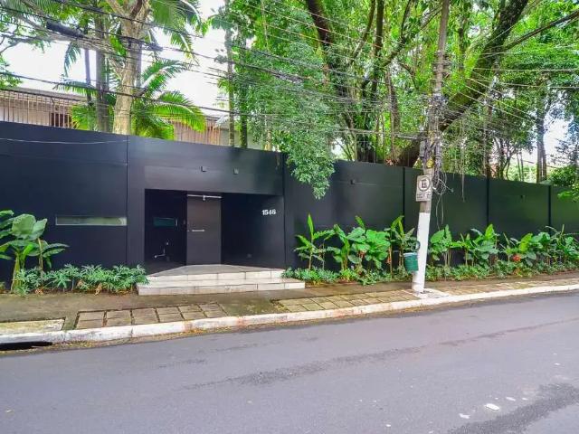 Casa / Sobrado para Venda em São Paulo/SP Jardim América 4 Quartos