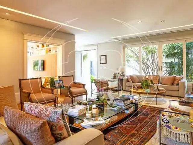 Casa / Sobrado para Venda em São Paulo/SP Jardim América 4 Quartos