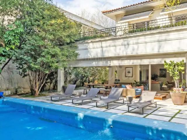 Casa / Sobrado para Venda em São Paulo/SP Jardim América 4 Quartos