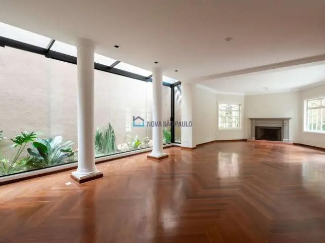 Casa / Sobrado para Venda em São Paulo/SP Jardim América 4 Quartos