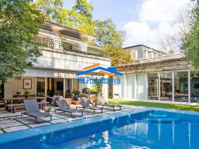 Casa / Sobrado para Venda em São Paulo/SP Jardim América 4 Quartos