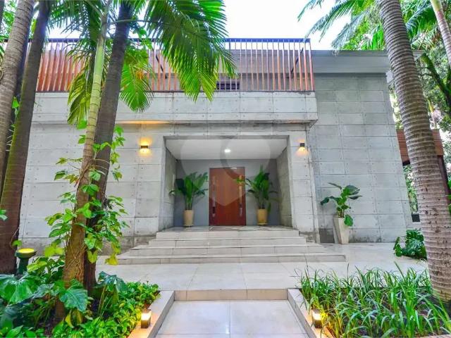 Casa / Sobrado para Venda em São Paulo/SP Jardim América 4 Quartos
