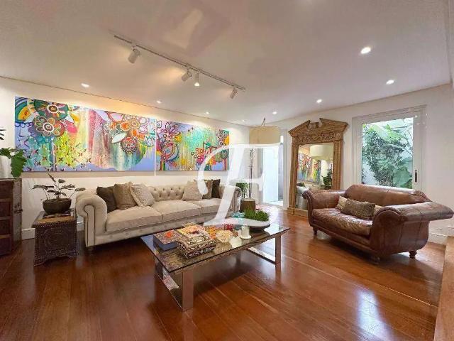 Casa / Sobrado para Venda em São Paulo/SP Jardim América 4 Quartos
