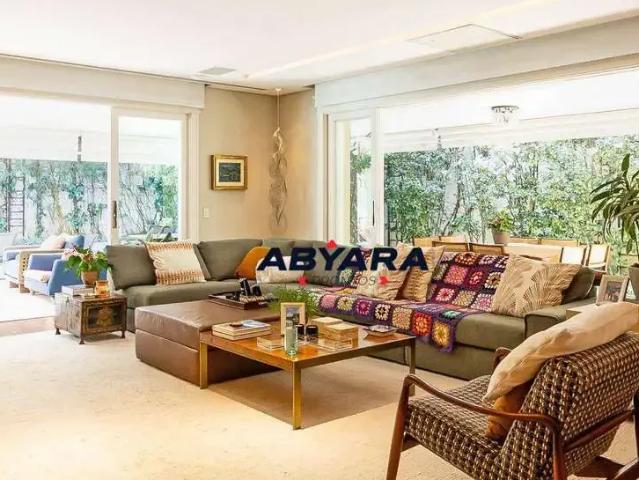 Casa / Sobrado para Venda em São Paulo/SP Jardim América 4 Quartos