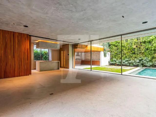 Casa / Sobrado para Venda em São Paulo/SP Jardim América 4 Quartos