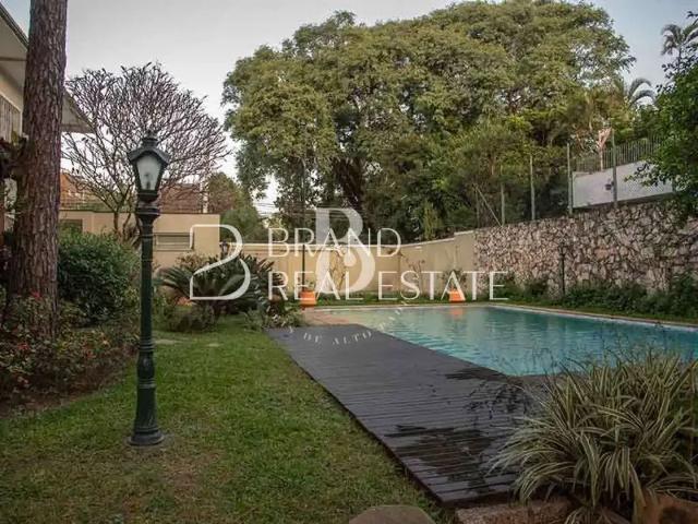 Casa / Sobrado para Venda em São Paulo/SP Jardim América 4 Quartos
