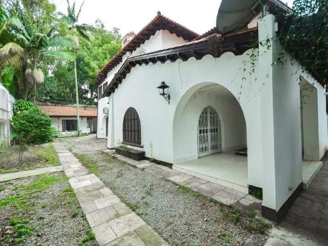 Casa / Sobrado para Venda em São Paulo/SP Jardim América 4 Quartos