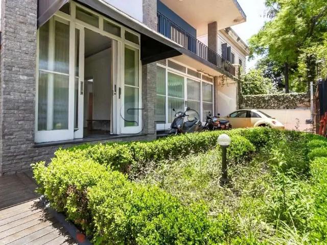Casa / Sobrado para Venda em São Paulo/SP Jardim América 4 Quartos