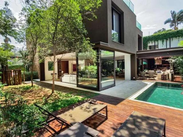 Casa / Sobrado para Venda em São Paulo/SP Jardim América 5 Quartos